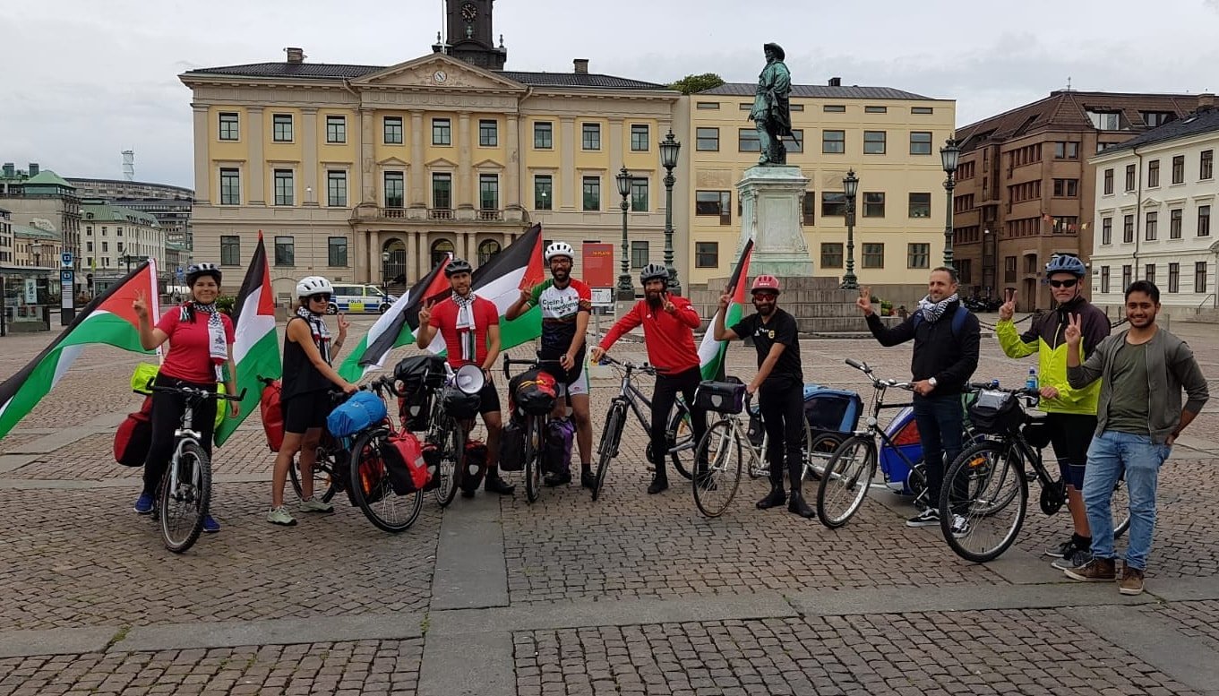 De cyklar 2 000 kilometer för barnen i Gaza | Solidarity Rising